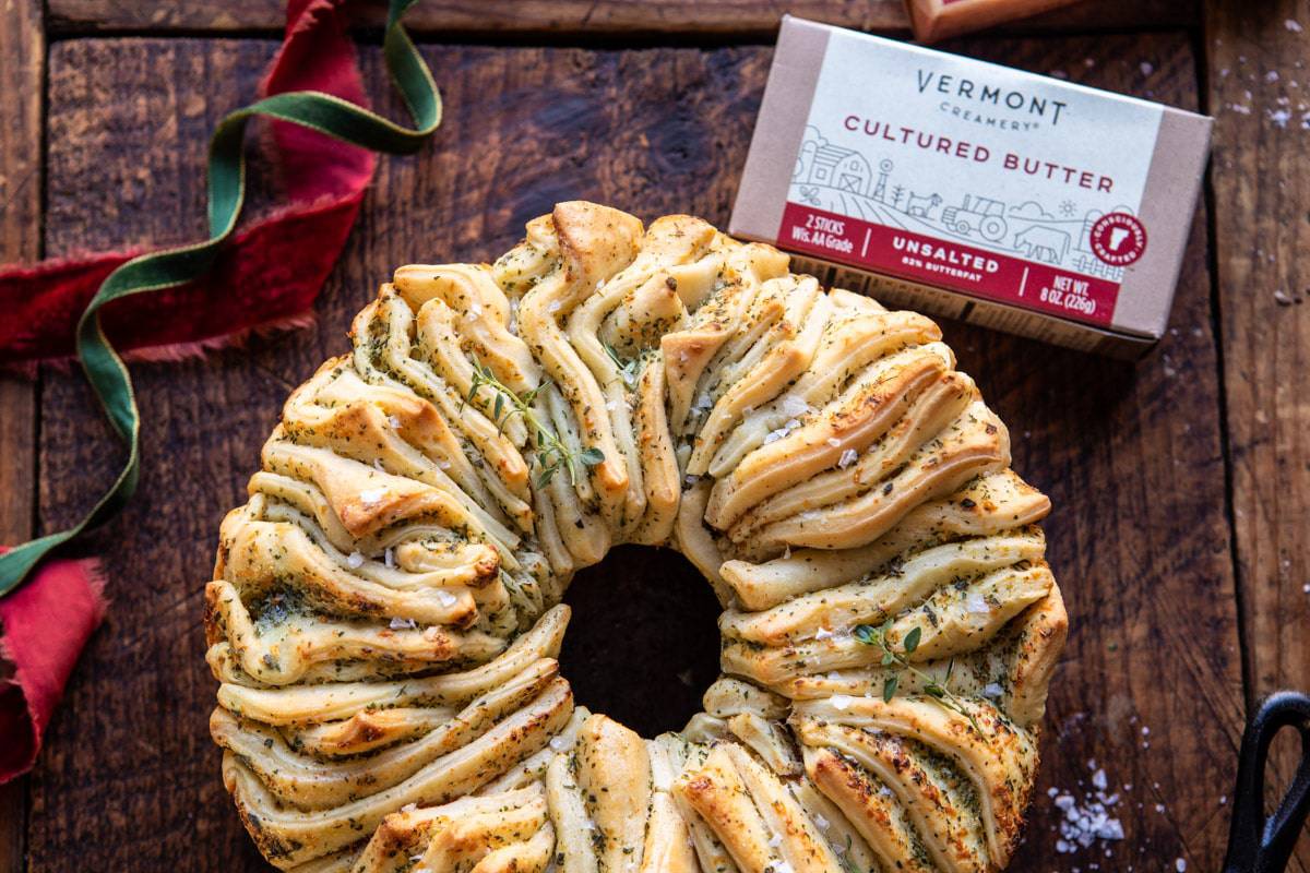 Pull-Apart Garlic Butter Bread Wreath. - Half Baked Harvest