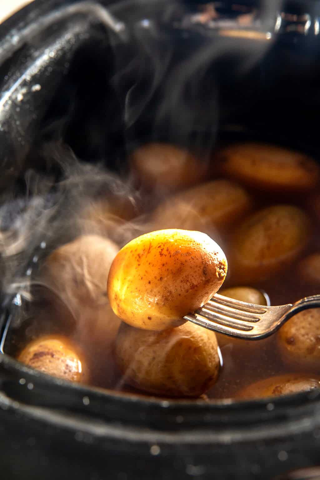 Crockpot Fondue Mashed Potatoes. - Half Baked Harvest